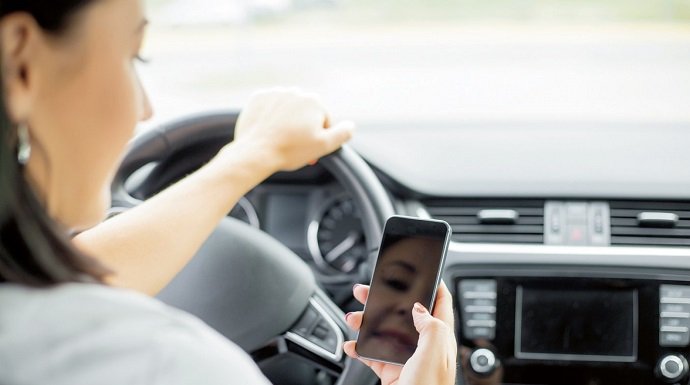 8 de cada 10 conductores se distrae al volante | DiarioAbiertoDiarioAbierto