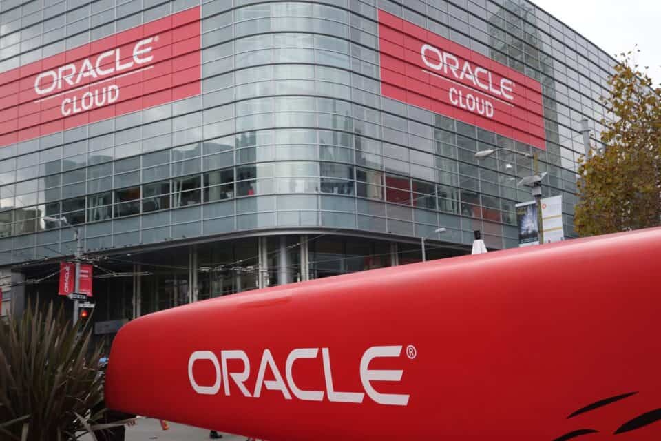 Oracle invertirá más de 1.000 millones de dólares en IA y computación ...